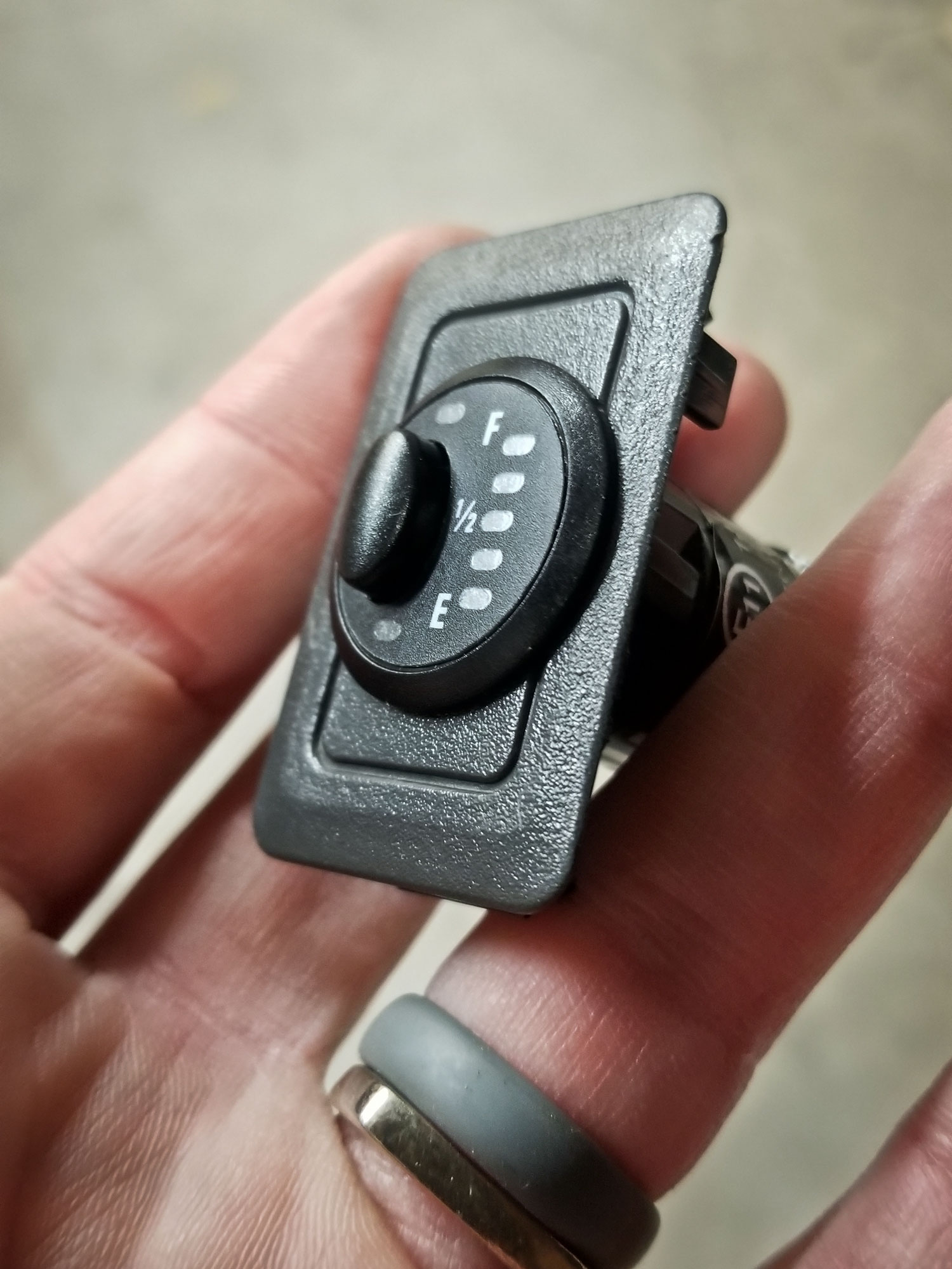 Installing a Long Range Fuel Tank on our Mitsubishi Pajero